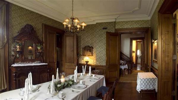 Locations Hub - Dillon House