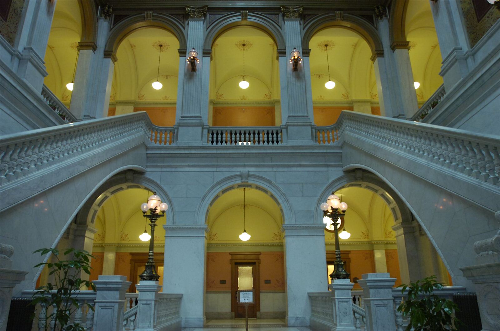 Locations Hub - Ohio Statehouse
